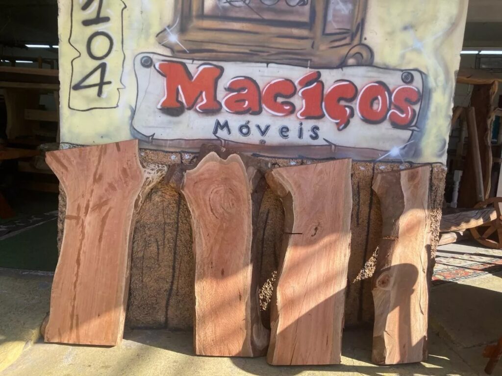 Prancha/pranchão Madeira Maciça Rústica Borda Orgânica – Maciços Móveis
